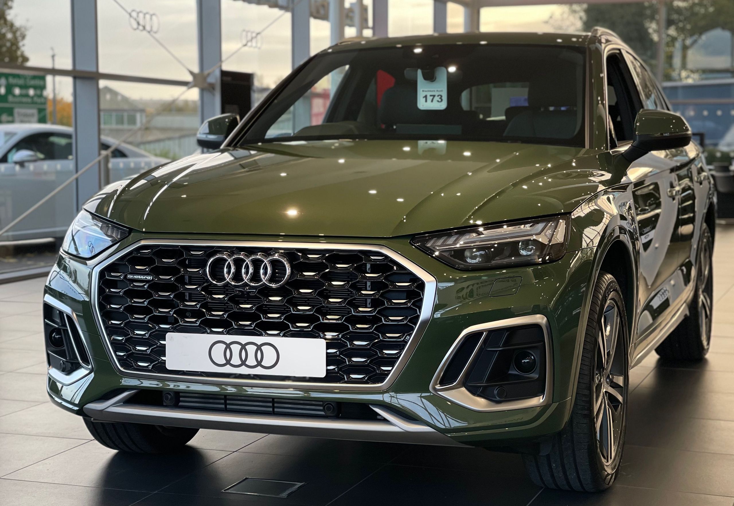 Audi Q5 Sportback 2025: Giá lăn bánh và khuyến mãi T8/2025