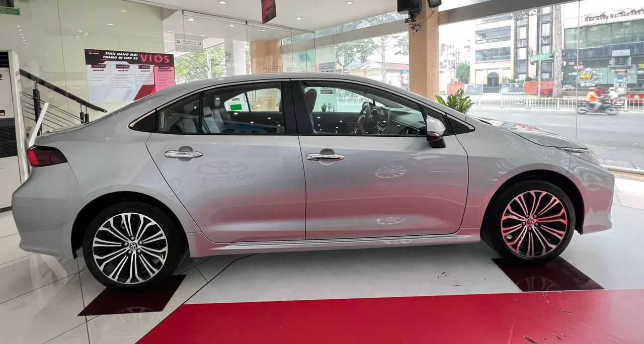 Đánh giá Toyota Altis 2023: Giá, khuyến mãi, nội ngoại thất