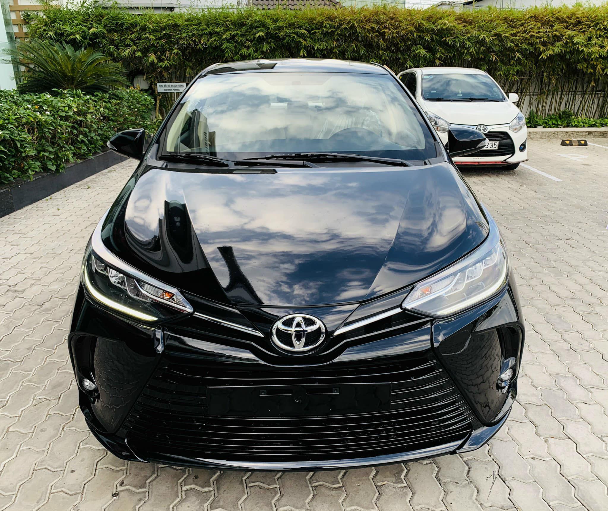 Đánh giá Toyota Vios 2023: nội ngoại thất, động cơ, trang bị