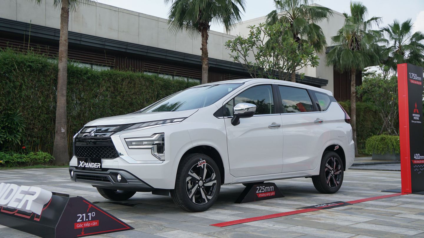 Đánh giá Mitsubishi Xpander 2023 AT Premium: Giá, nội ngoại thất,...