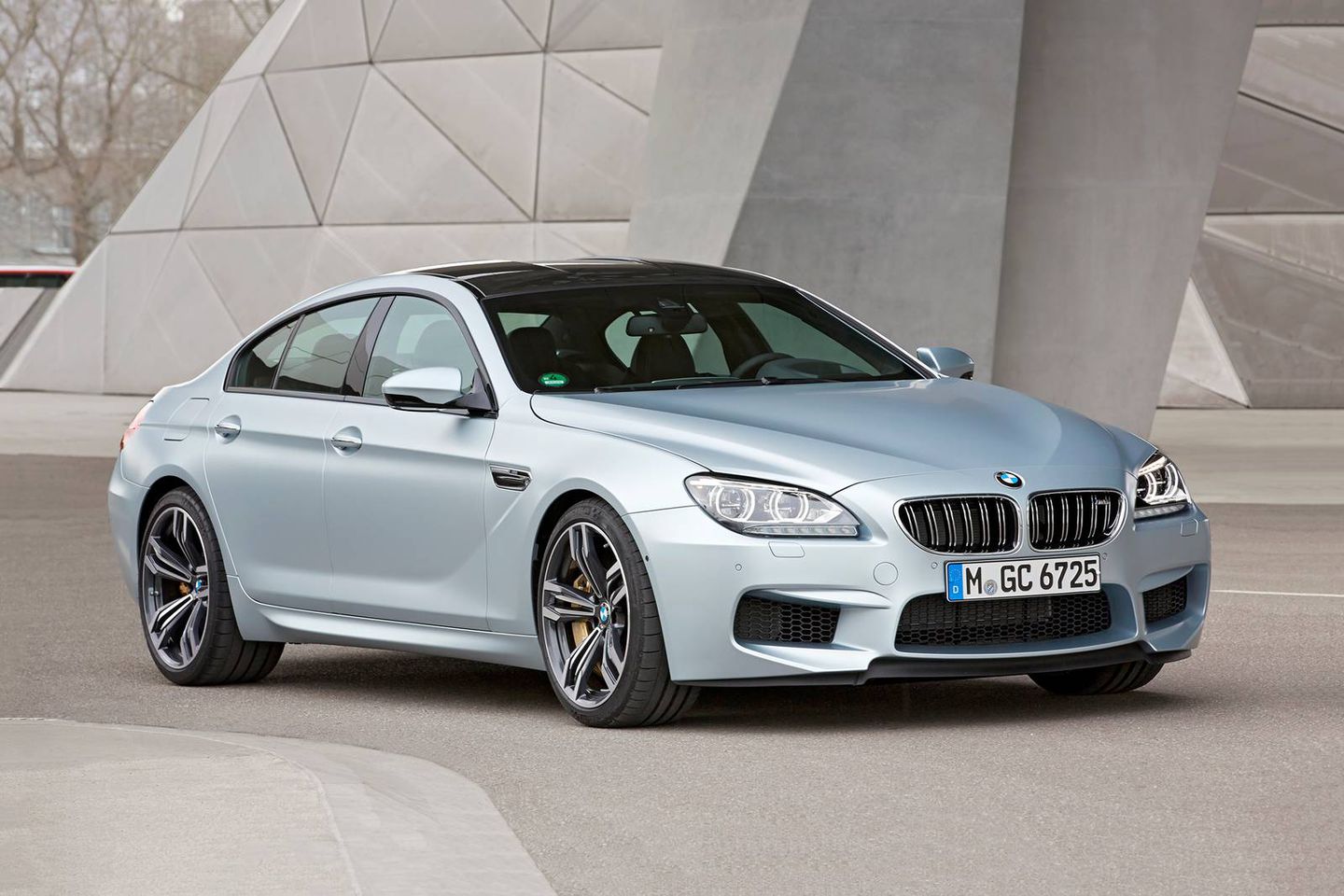 Các đời xe BMW M6: các thế hệ trên thế giới và Việt Nam