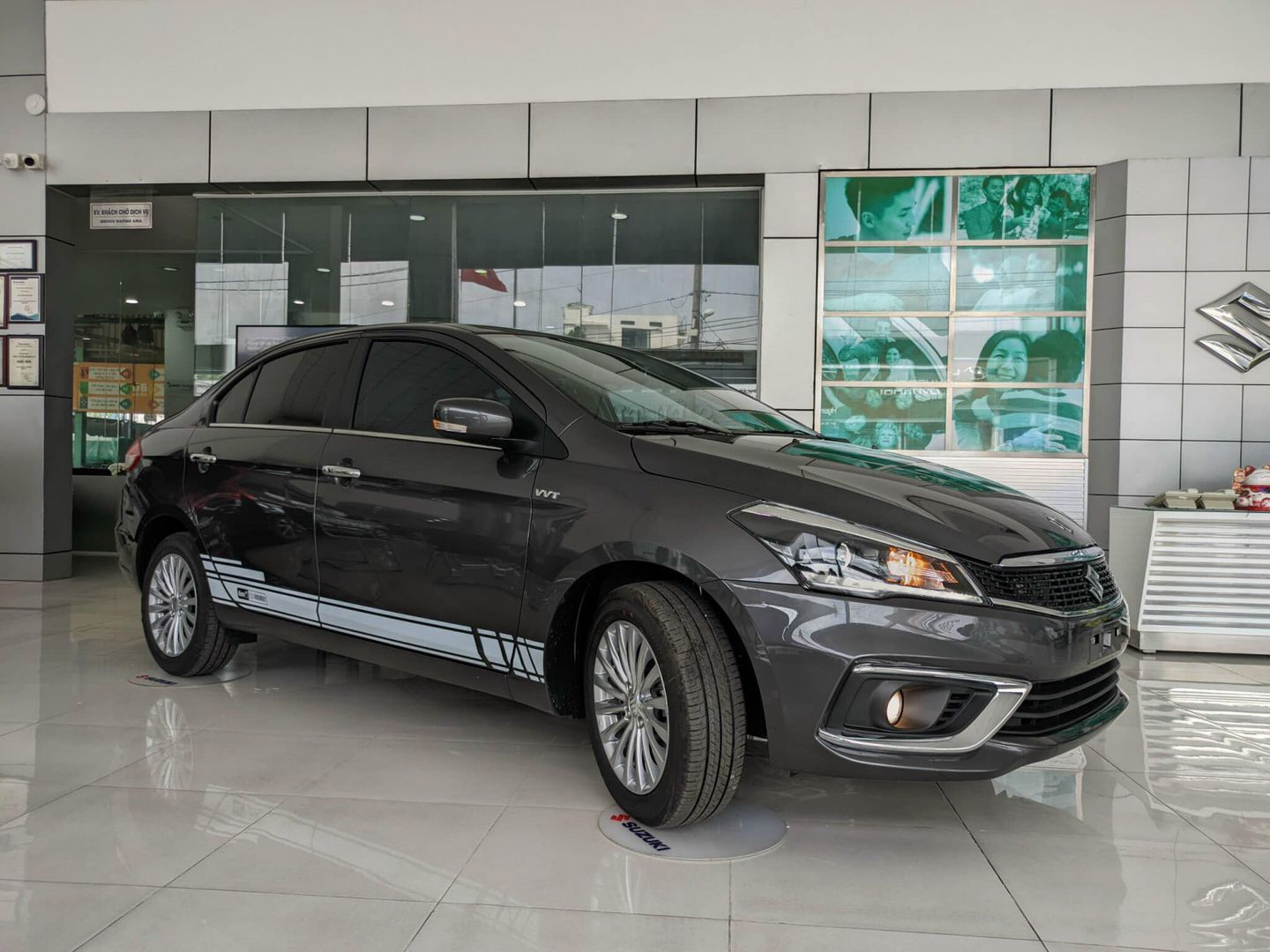 Đánh giá Suzuki Ciaz 2023: giá, khuyến mãi, nội ngoại thất